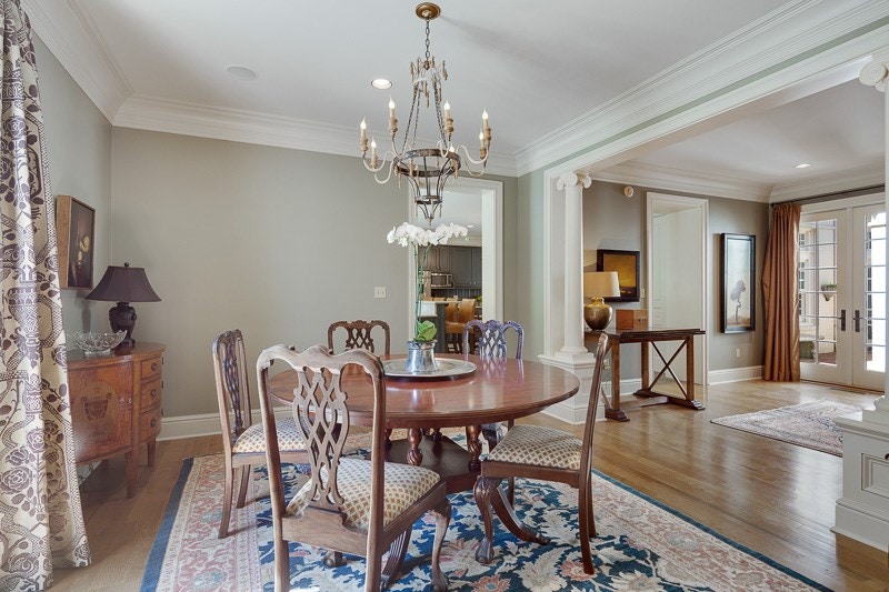 211 W Cherry Cir, Memphis, TN 38117